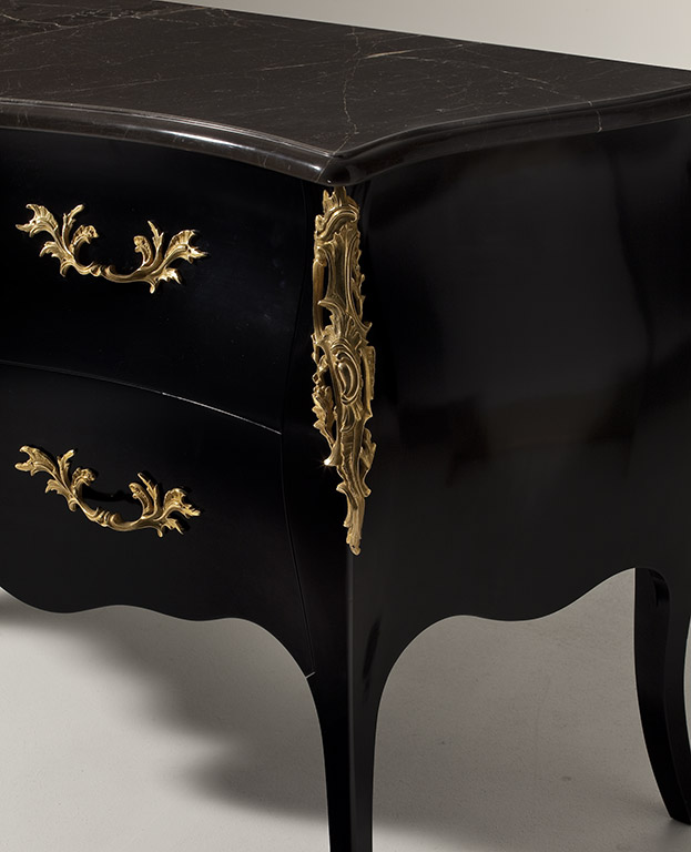 Chest of drawers with 24k gilt-bronze cast decorations - MG6454 - Oak